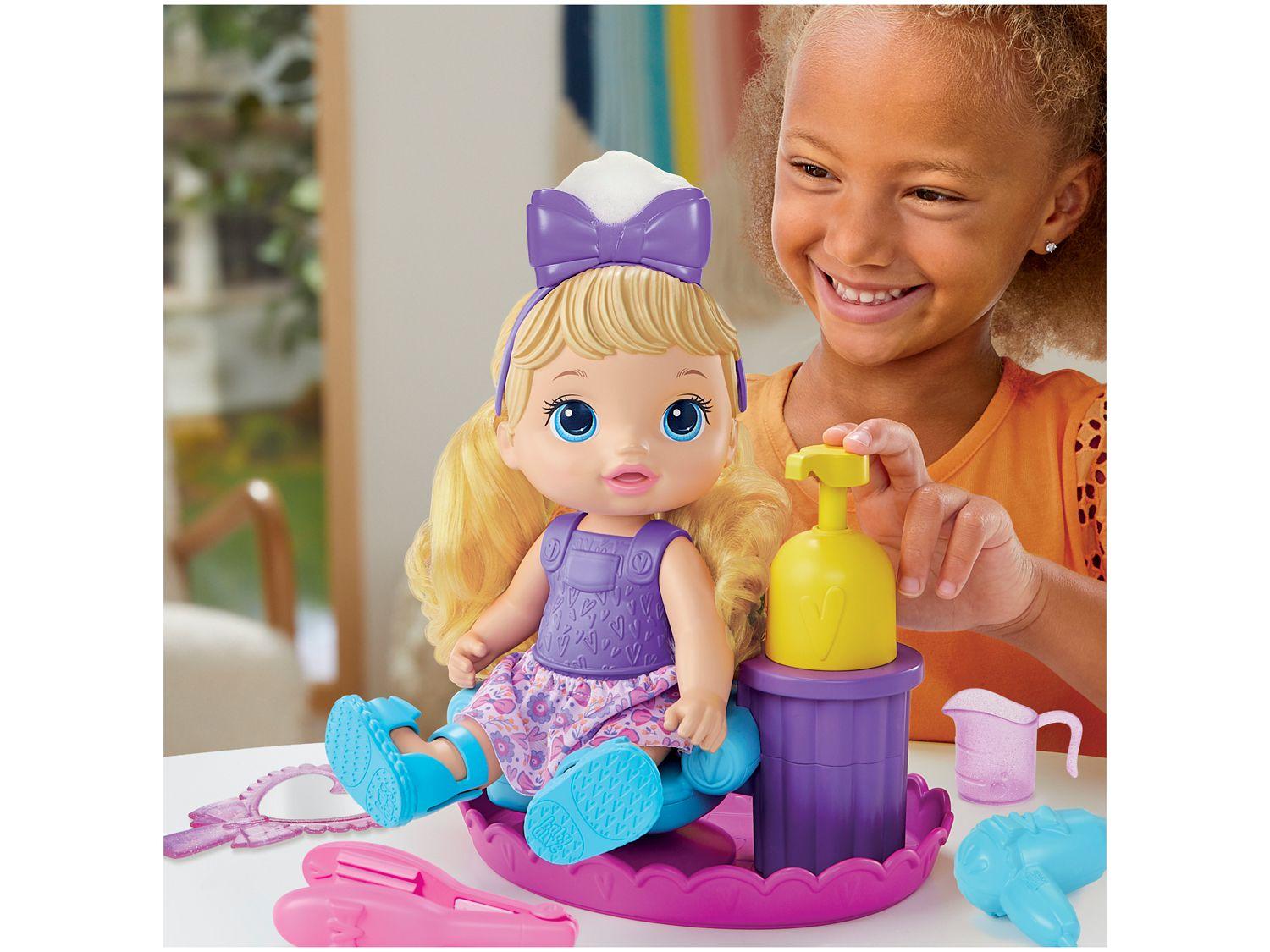 Boneca Baby Alive Sudsy Styling Loira com Acessórios Hasbro