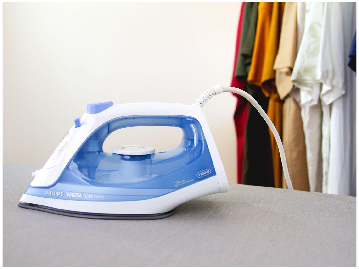 Ferro de Passar Roupa a Vapor Philips Walita 1000 Series DST1050/22 ...