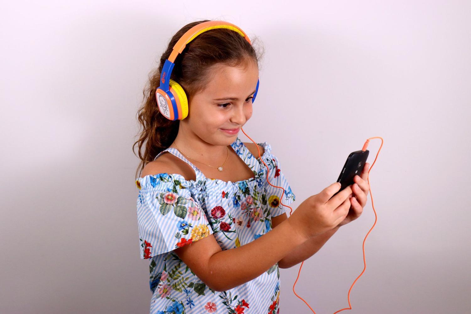 Fone de Ouvido Infantil OEX Cartoon HP302 85DB - Headphone - Magazine Luiza