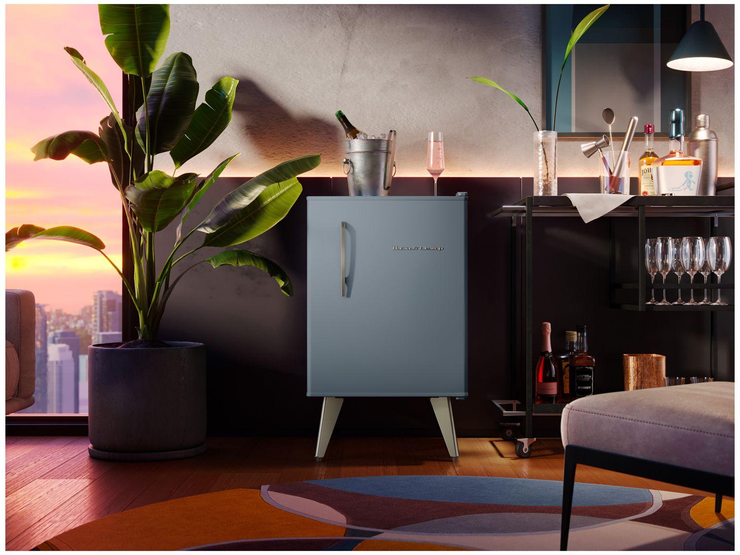 Frigobar Brastemp 76L Azul Retrô BRA08HW