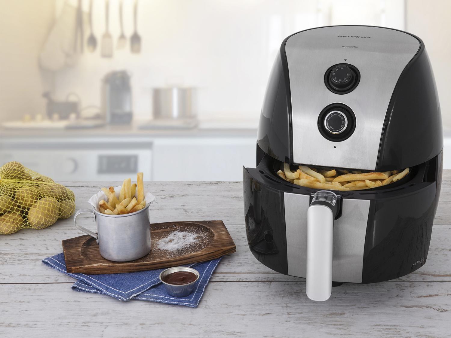 Fritadeira Elétrica Sem Óleo/Air Fryer Britânia - Air Fry BFR02PI Preta ...