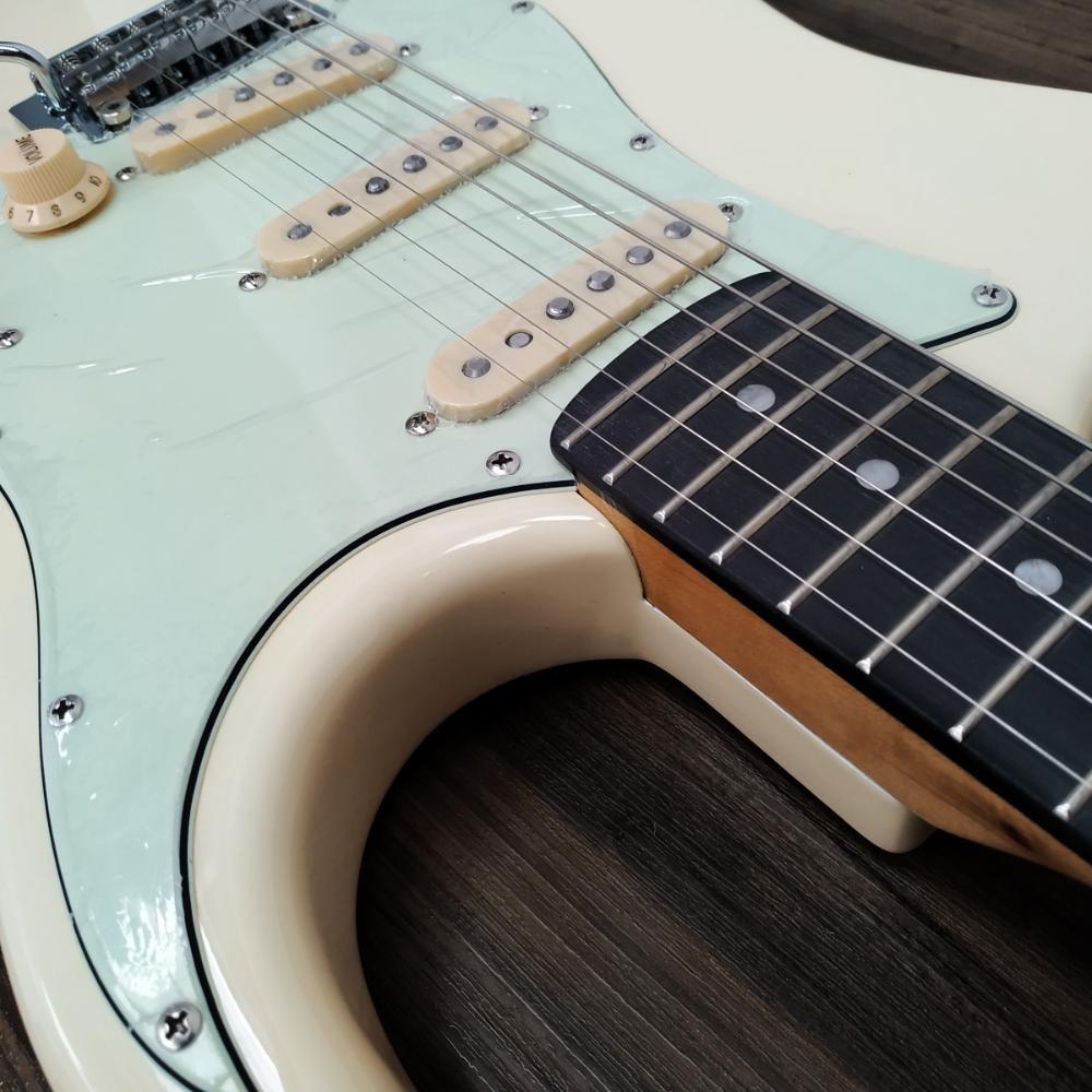 Guitarra Tagima Strato T-635 Classic WV E/MG Branco Vintage - Guitarra ...