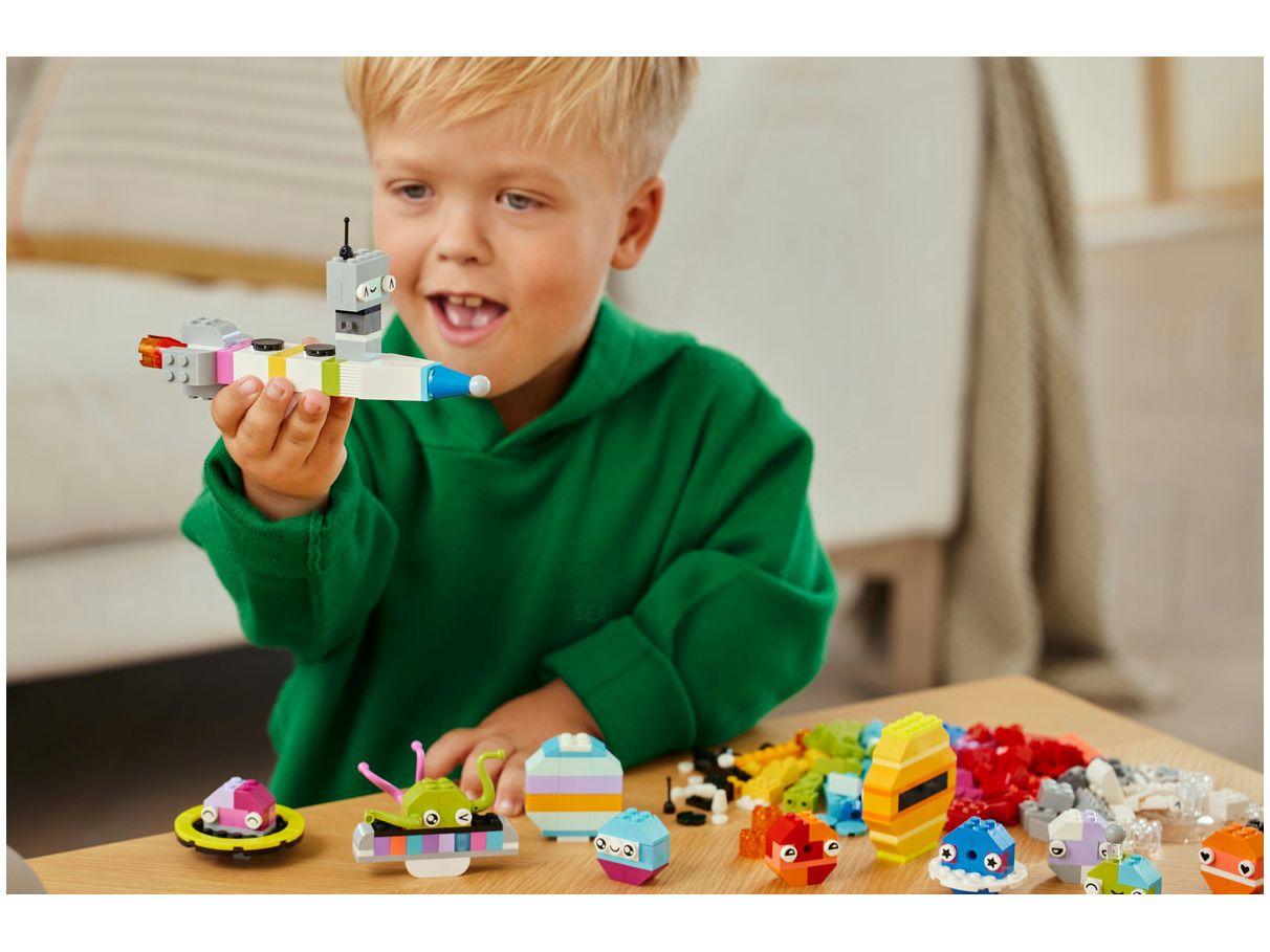 LEGO Classic Planetas Espaciais Criativos 11037 450 Peças