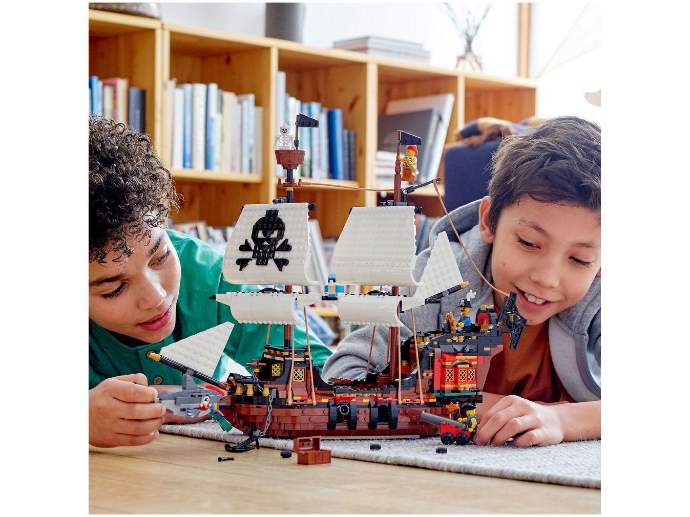 LEGO Creator Barco Pirata 3 em 1 1264 Peças 31109