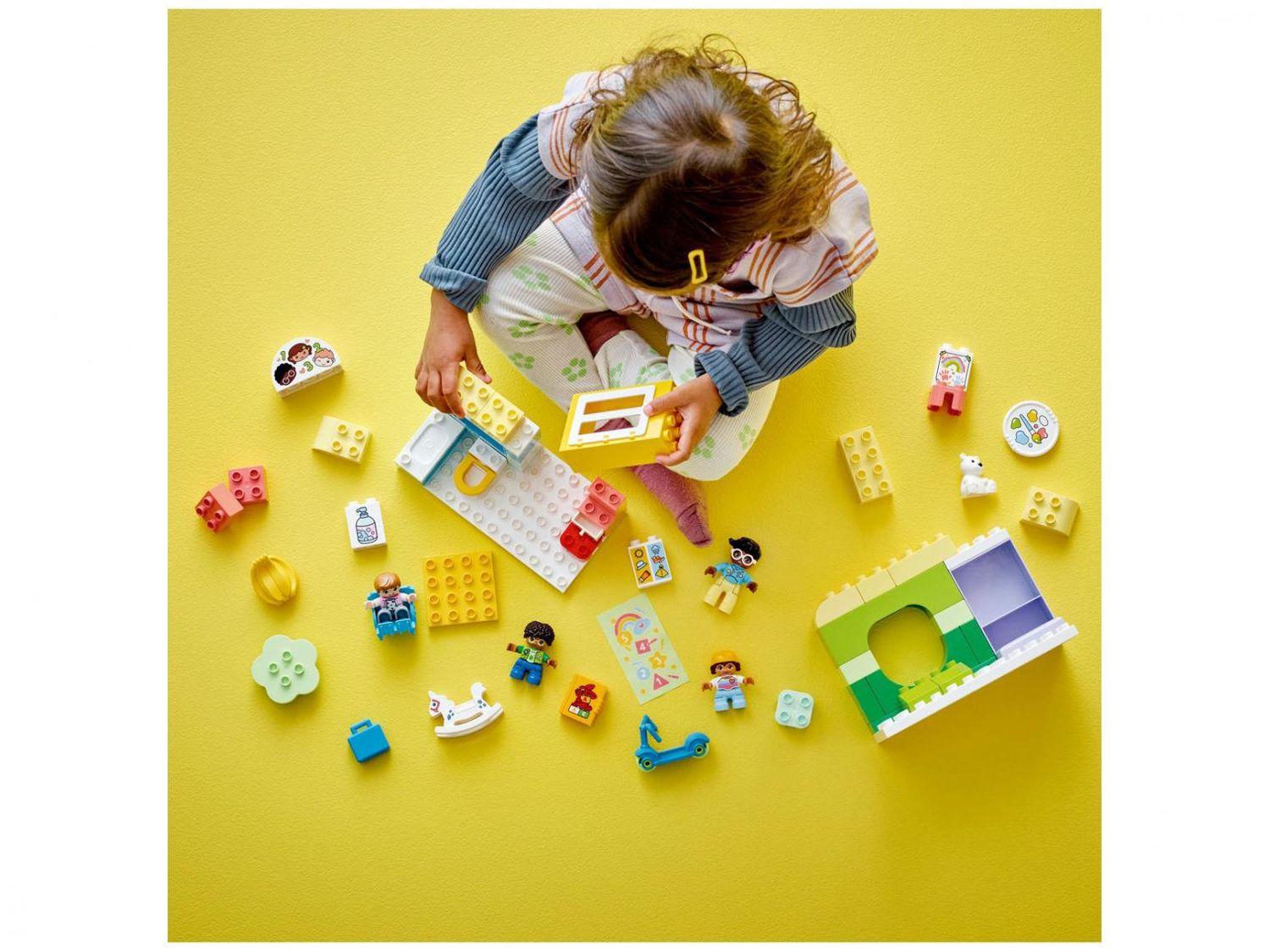 LEGO Duplo Town Vida na Creche 10992 67 Peças