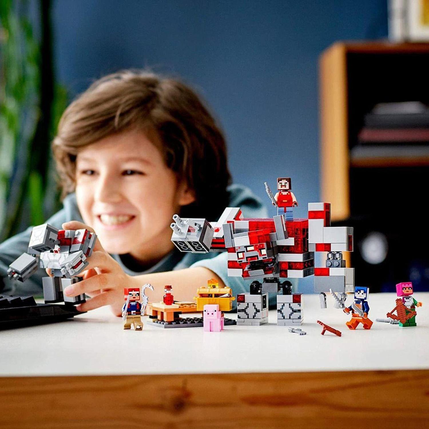 Lego Minecraft The Redstone Battle 21163 - 504 Peças - Brinquedos de ...