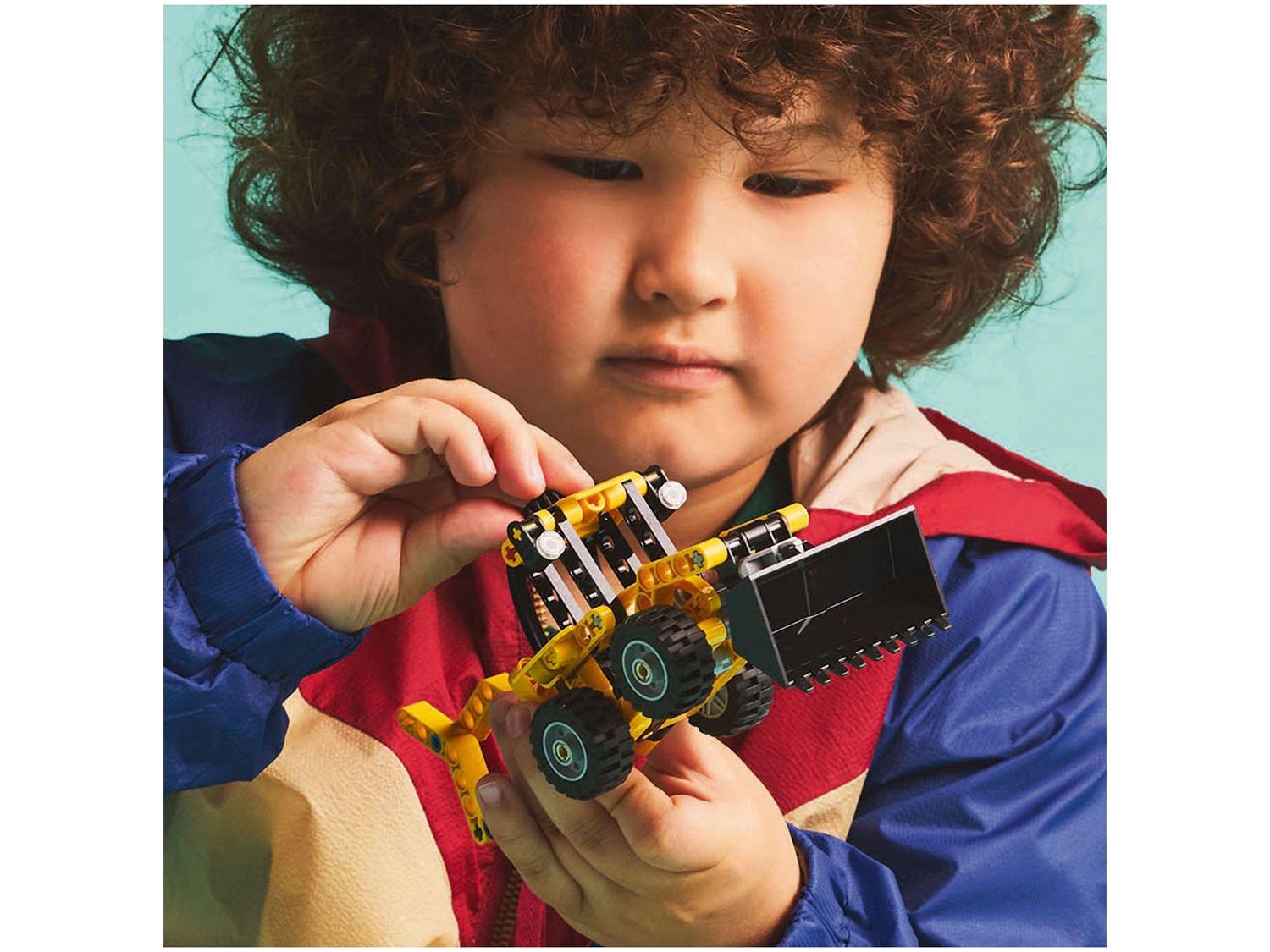 LEGO Retroescavadeira 42197 104 Peças