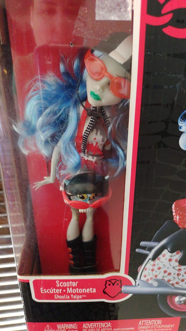Monster High Ghoulia Yelps e Scooter Playset - mattel - Playsets ...