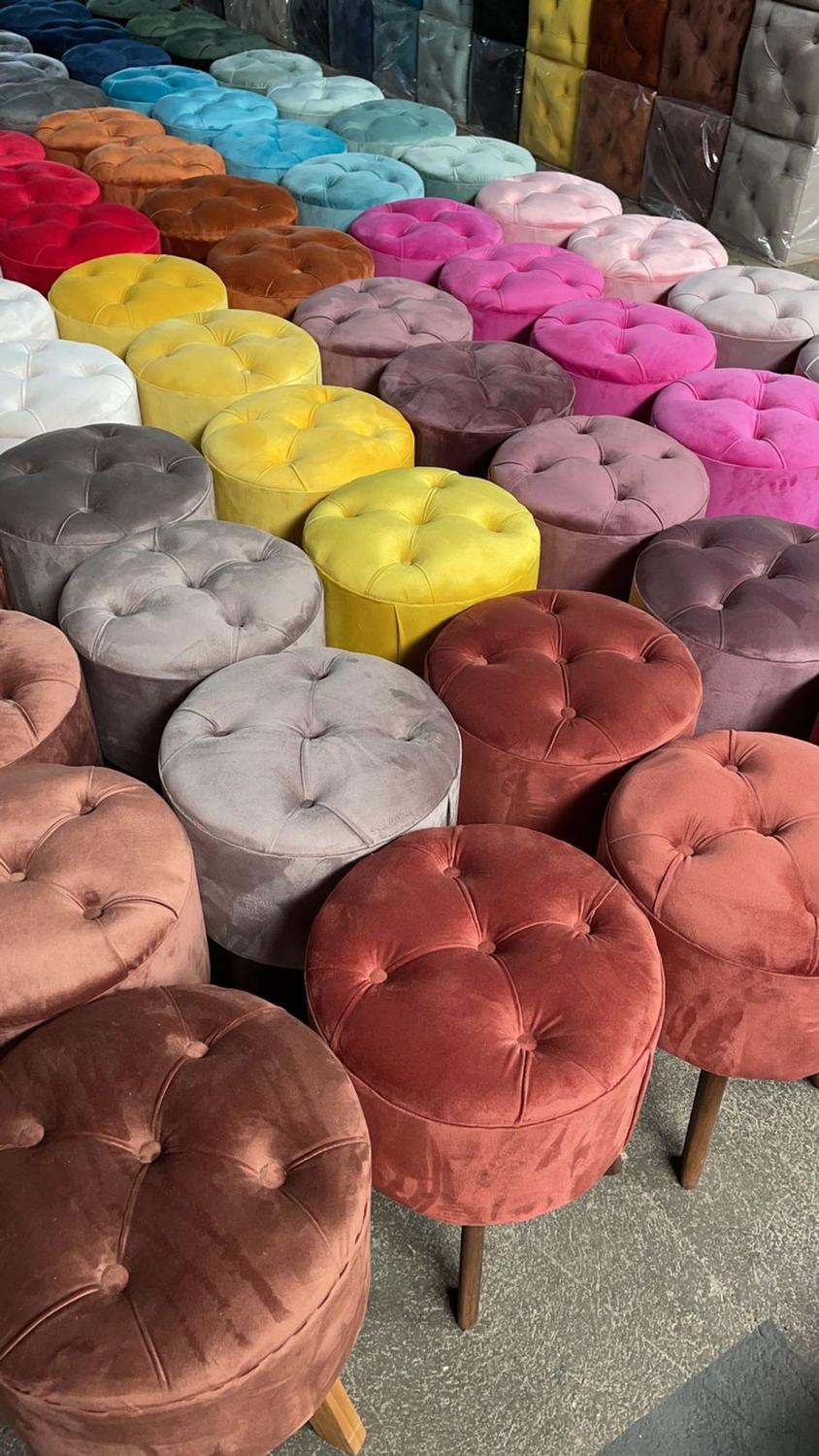 Puff Capitone Redondo-tecido Veludo-pés Em Madeira De Pinus. - Cir ...