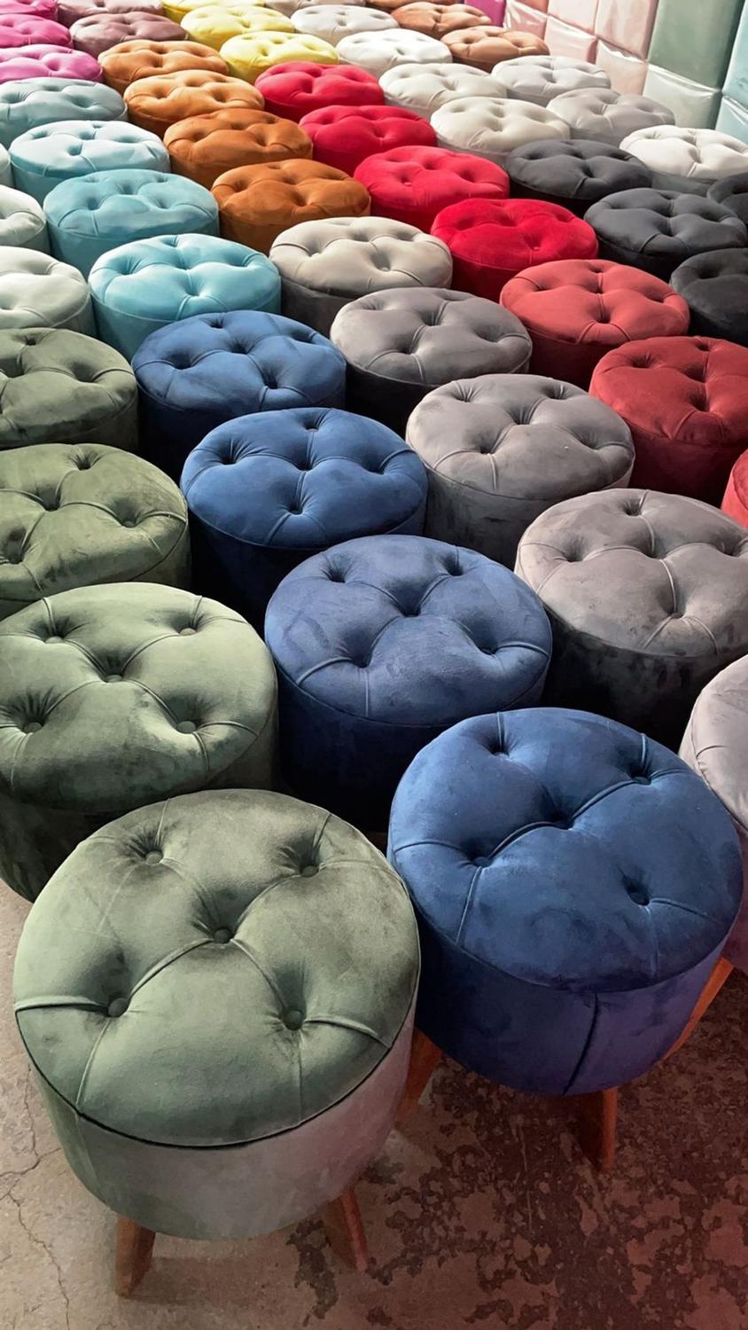 Puff Capitone Redondo-tecido Veludo-pés Em Madeira De Pinus. - Cir ...