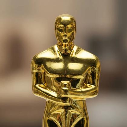 Troféu Estatueta Oscar Dourada Hollywood Cinema Premio 22cm (UN ...