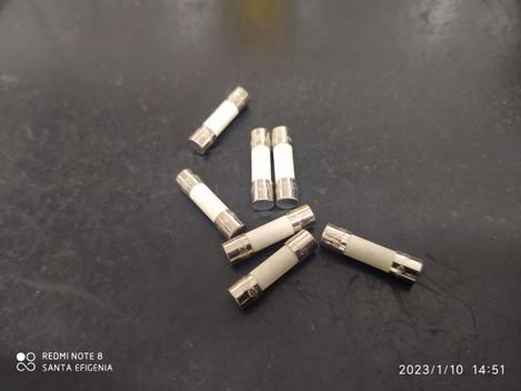 1x Fusivel 2amp 250v 5x20mm Ceramico Retardo - Fusível - Magazine Luiza
