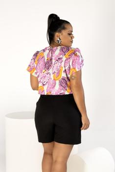 Blusa estampada com babado na manga - LN MODA MULHER - Moda Inclusiva / Adaptada - Magazine Luiza