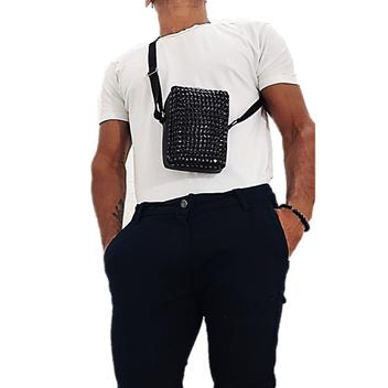 Bolsa Masculina Shoulder Bag Transversal com Strass Preto - Voggar ...