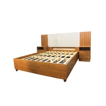 Cama Box Casal Monaco com Painel Box Ripado e Mesa de Cabeceira ...