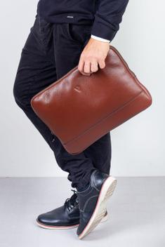 Case de couro para notebook de 14" Guga - Vira Vento - Capas e Cases ...