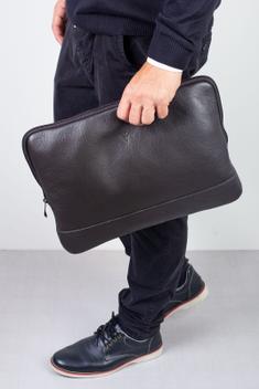 Case de couro para notebook de 15.6" Guto - Vira Vento - Capas e Cases ...