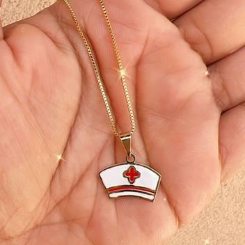 Colar Chapéu Enfermeira com Resina - Banho Ouro 18k - Lulibelte - Colar ...