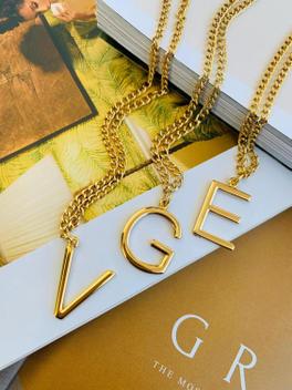 Colares Banhados com Inicial Letra tendência Maximalismo - dondocas ...