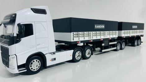 Conjunto Bitrem 2x2 Graneleiro Escala 1:32 - Diesel Miniaturas ...