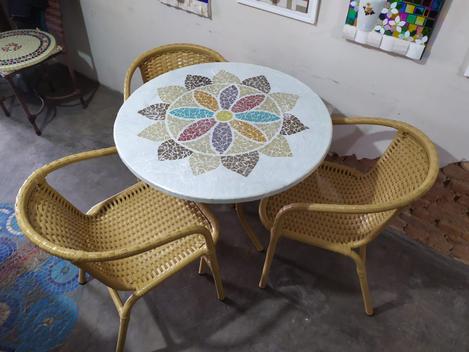 Conjuntos de 3 Cadeiras Chata C/ Tampo 90cm - Myo Atelier - Móveis de ...