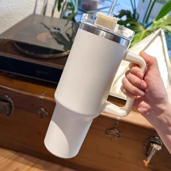 Copo Branco Quencher Térmico com Canudo 1200 ML Caneca Garrafa de Água Café Refrigerante Chá ...