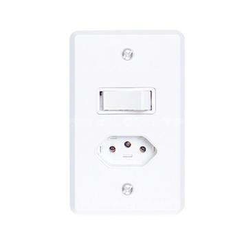 Interruptor simples com tomada 2p+t 20a ilumi - Módulo de Tomada ...