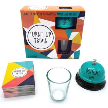 Jogo de cartas Trivia TMD Retail Turnt Up Trivia com copo de 44 ml ...