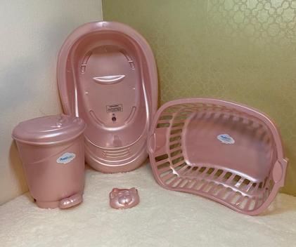 Kit banho completo para bebê com banheira, lixeira, cesto telado e ...