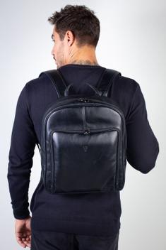 Mochila masculina de couro italiano Steve - Vira Vento - Mochilas ...