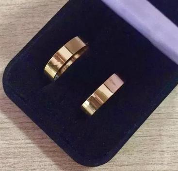 Par de alianças de ouro 18k 5mm 8 Gramas + Anel solitário de ouro 18k ...