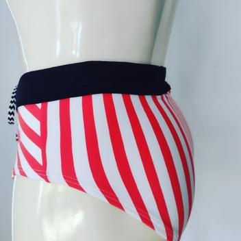 Sunga Listrada Branco com Vermelho na Microfibra e Poliamida. - Frantz ...