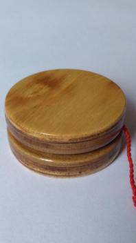 Yoyo Tricker. Ioio Madeira Profissional Moderno Artesanal - Skillo ...