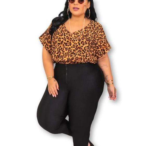 Blusa cropped feminino plus size onça gola v manga curta fluida moda ...