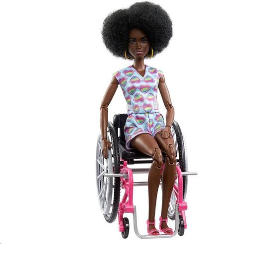 Boneca Barbie Negra Fashionista Cadeira De Rodas Mattel HJT14 - Boneca ...