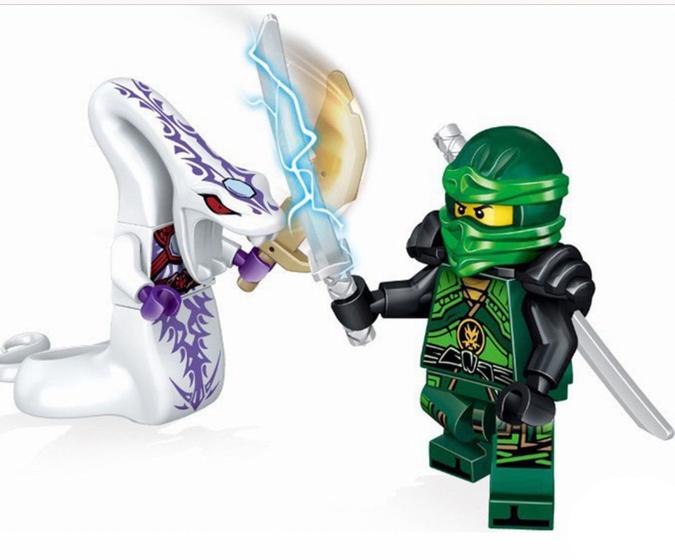 Bonecos Blocos de Montar Lloyd Vs Pythor Ninjago - Mega Block Toys ...