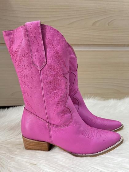 Bota Texana Western em Couro Cano Médio com Salto Bloco - Parô Brasil ...
