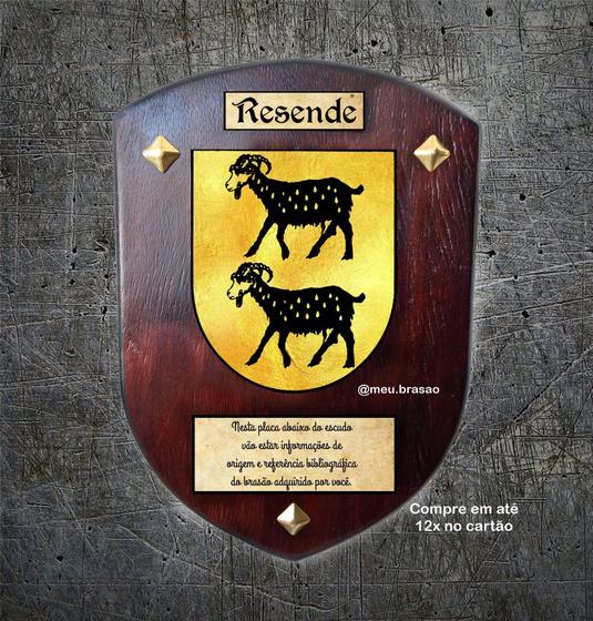 Brasão da família RESENDE na madeira - @meu.brasao - Escultura / Troféu ...