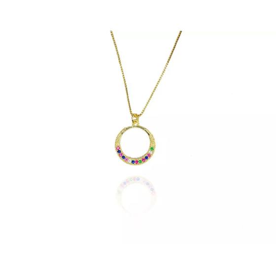 Colar de Circulo com Metade em Zircônia Colorida Folheado a Ouro 18k ...
