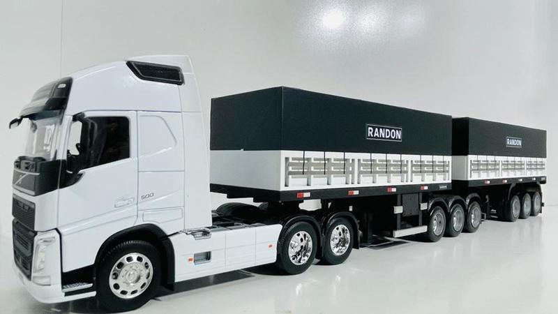 Conjunto Bitrem 3x3 Graneleiro Escala 1:32 - Diesel Miniaturas ...