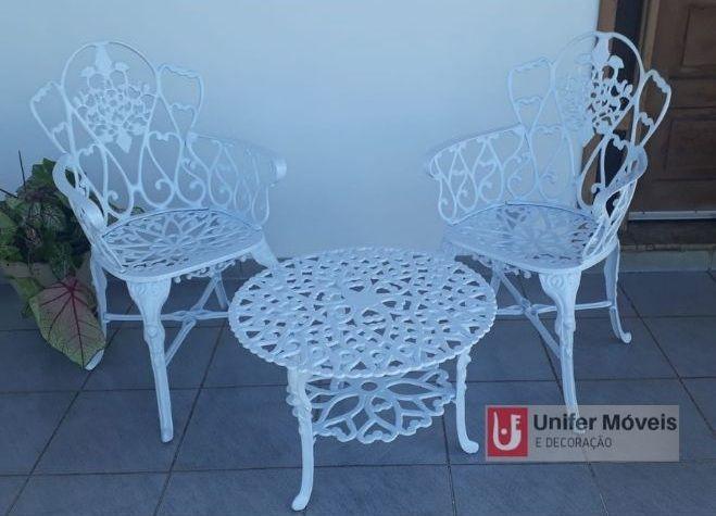 Conjunto de Mesa Para Jardim Floral com 2 Poltronas e Mesa Baixa em ...