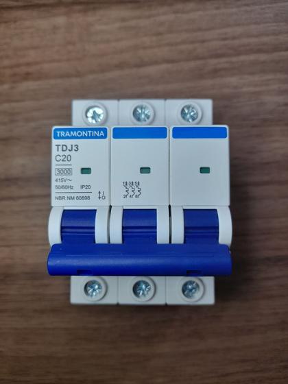 Disjuntor Tripolar 3P 20A CURVA C TDJ3 - Tramontina - Disjuntor Din - Magazine Luiza