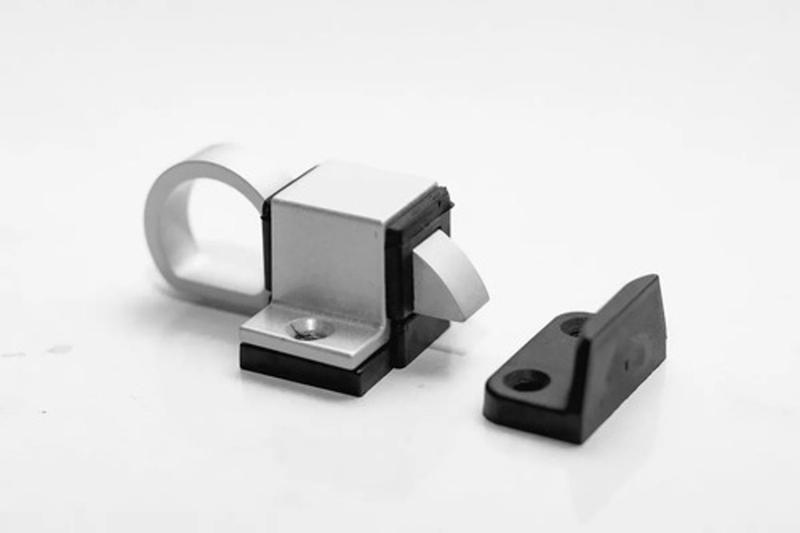 Fecho Para Janela De Madeira Gatilho Em 2 Cores 1peça - ferragens rog ...