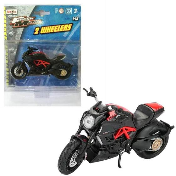 Fresh Metal 2 Wheelers - Miniatura Moto 1:18 - Ducati Diavel Carbon ...