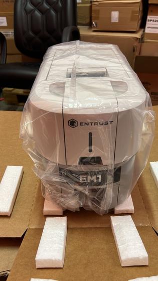 Impressora de crachá entrust em 1 colorida - Impressora 3D - Magazine Luiza