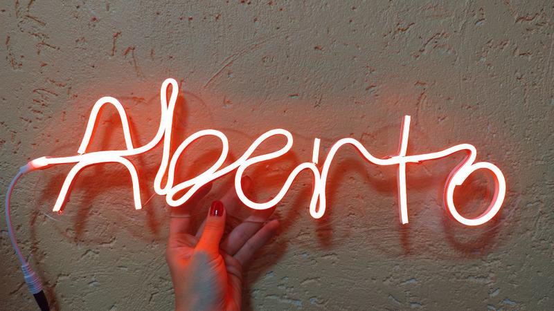 Letreiro de LED Placa de neon aberto - TTL Painéis - Painel de LED ...