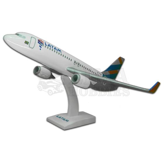 Miniatura Avião De Madeira Airbus A320 Latam - Avioes De Madeira ...