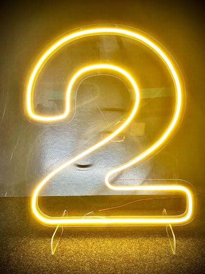 Painel Led Neon Número 2 (dois) Acrílico Cristal Neon 50cm Altura ...