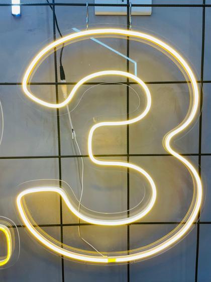 Painel Led Neon Número 3 (três) Acrílico Cristal Neon 50cm Altura ...