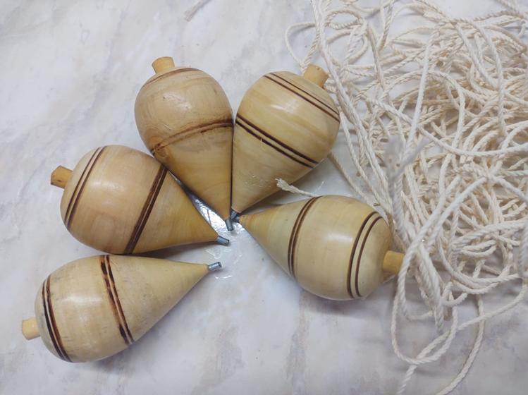 Pião de Madeira Brinquedo Retro - Pião - Magazine Luiza